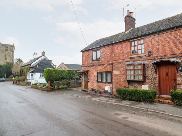 8 Church Lane, Family Friendly, Character Holiday Cottage In Tean - Alton