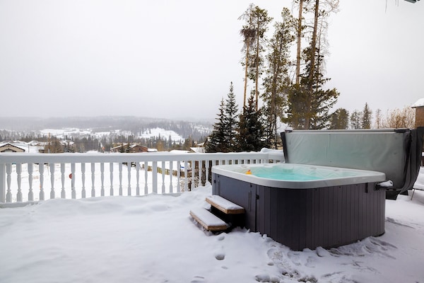 Get Cozy In The Bighorn Sheep Room At Winter Park's Only Luxury Boutique Hotel! - Granby, CO