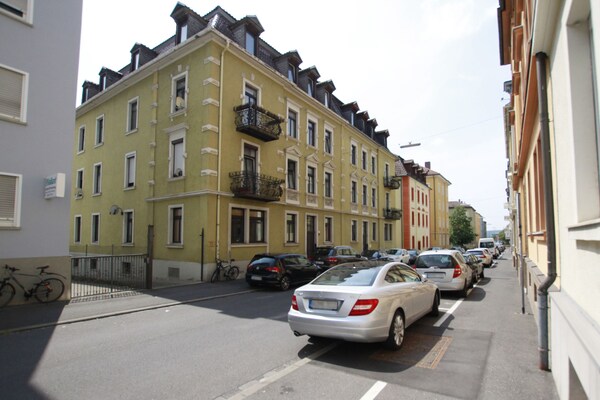 Ferienwohnung 3 Anna Iff - Stadtteil Grombühl - Würzburg