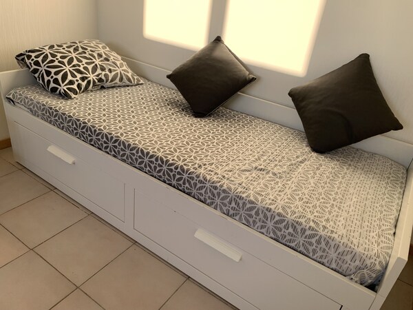 Comfortable Room For 3 People - Saint-Priest