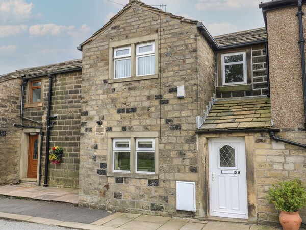 Marsh Cottage, Character Holiday Cottage, With A Garden In Oxenhope - West Yorkshire