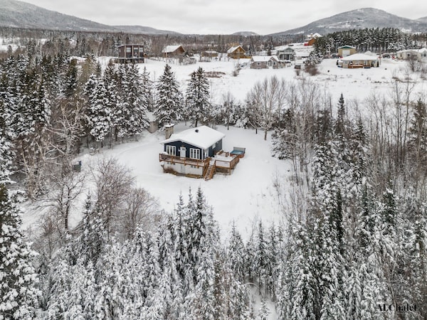 La Petite Ourse | éVasion Cozy à Charlevoix | Spa & Foyer - Charlevoix