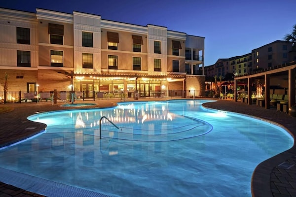 Perfect Spot For Unwinding! Outdoor Pool, Pet-friendly Property, Free Breakfast! - Jekyll Island, GA