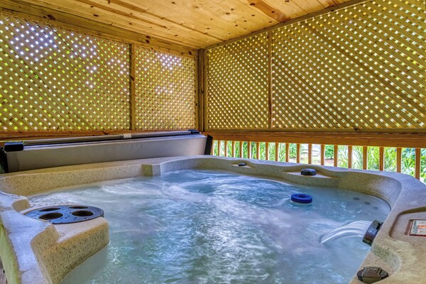 New Cottage In Gatlinburg! Sleep Creek Cottage - Gatlinburg, TN