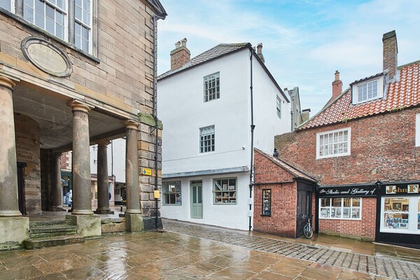 Whitby Boutique - Market Quarters - Ravenscar