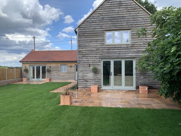 Lodge Cottage, Pet Friendly, Character Holiday Cottage In Harwich - Harwich