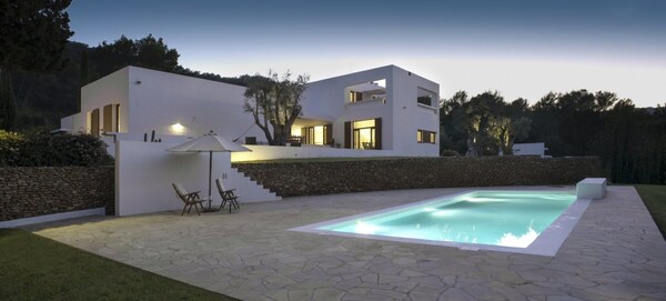 Exclusive 4 Bedroom Villa With Private Pool, Ibiza Villa 1262 - Baléares