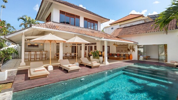 Amazing 4br Villa With Pool In Bali, Bali Villa 2211 - Seminyak