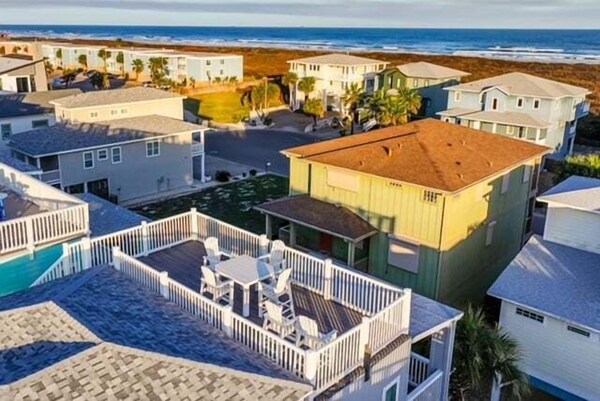 Shark Tank! Gulf Views And Access To Two Shared Heated Pools - Corpus Christi, TX
