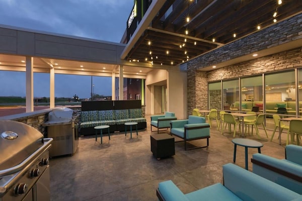 Urban Oasis! Free Breakfast And Parking, Pets Allowed, Onsite Pool! - 蘭開斯特