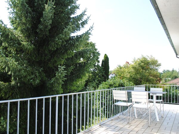 Holiday Flat - 2 Levels With Garden View, Balcony And Wifi - 콘스탄츠