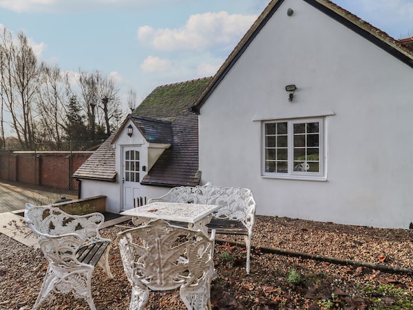 The Little White Cottage, Family Friendly In Milton-under-wychwood - キンガム