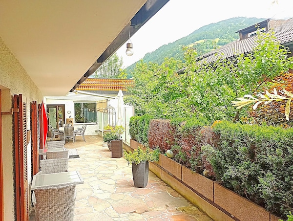 Ferienwohnung Mitten In Schruns Mit 2 Schlafzimmer, 2 Badezimmer Und Terasse - Schruns
