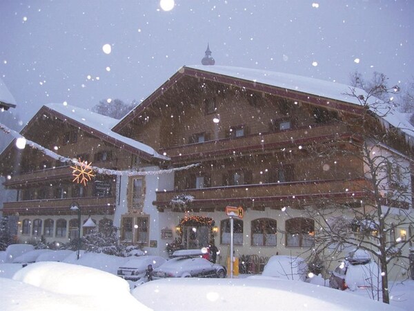 Familienzimmer Mit Dusche Od. Bad, 7 Nächte Winter - Hotel Salzburger Hof - Dienten am Hochkönig