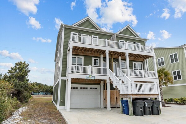 Ocean And Sound Views! Beach Access Less Than 1000 Feet Away! - Emerald Isle, NC