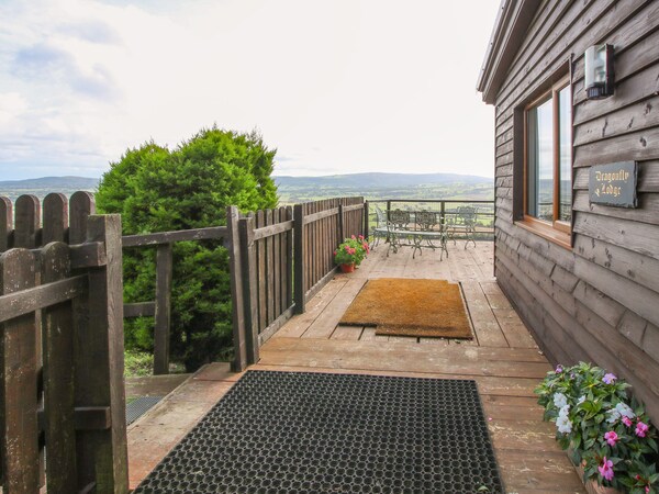 Dragonfly Lodge, Pet Friendly, With A Garden In Minsterley - Westbury, UK