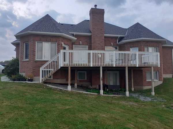 A Blend Of Luxury And Natural Splendor, Nestled In The Rural Landscape Of Oshawa - Oshawa