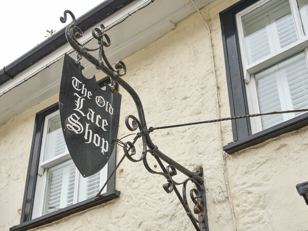 The Old Lace Shop, Family Friendly, Character Holiday Cottage In Beer - Beer