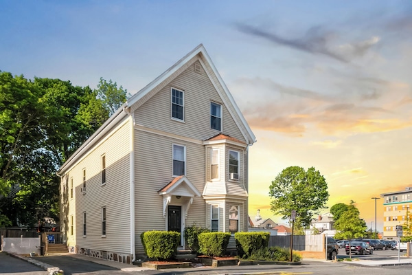 *New Spacious5br| Sleeps10|halloween Salem+beverly - Beverly, MA