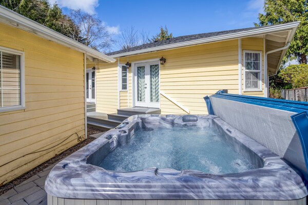 Updated Single-level Near Waldport Has King Suite And Near Beach! - Yachats, OR