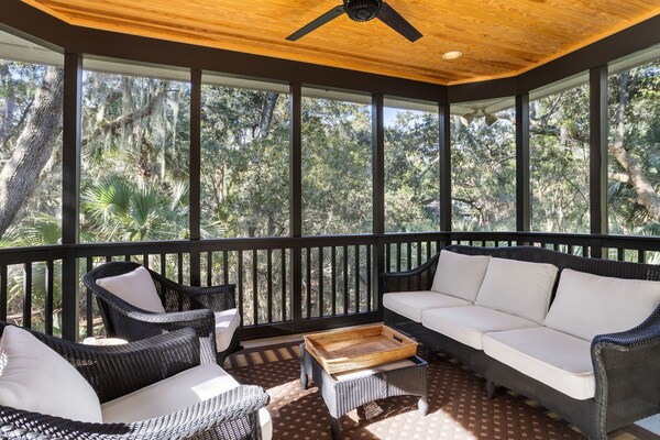 284 Woodcock: Colorful Home With Screened Porch & Deck, Beach Gear/bike Credit - Kiawah Island, SC