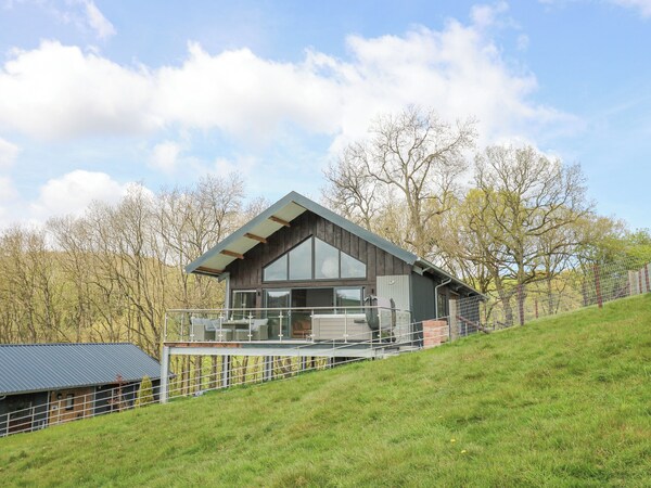 Barcud Coch - Red Kite, Pet Friendly, With Hot Tub In Garthmyl - Welshpool