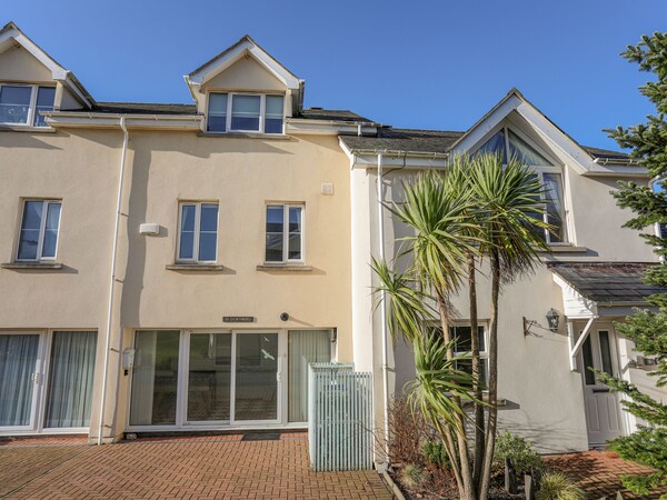 Dornberg, Family Friendly, Character Holiday Cottage In Y Felinheli - Llanberis