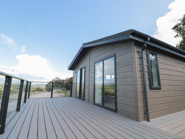 Primrose Lodge, Pet Friendly, With A Garden In Dartmouth - Dartmouth
