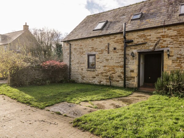Well Cottage, Pet Friendly, With A Garden In Moreton-in-marsh - Moreton-in-Marsh