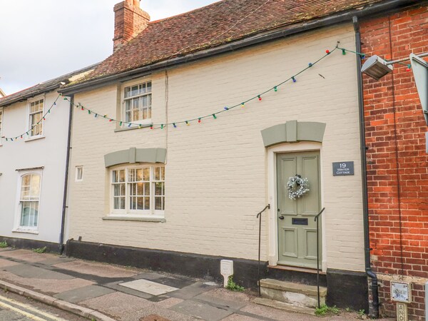 Winter Cottage, Pet Friendly, With A Garden In Clare - ケンブリッジシャー