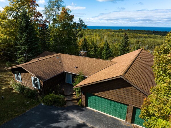 The Nest In Egg Harbor-breathtaking Water Views And Forested Retreat - Egg Harbor, WI