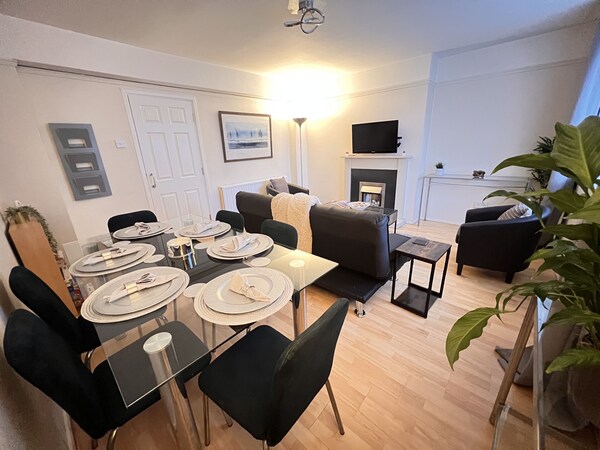 Charming 3 Bedroom Apartment In West Dulwich - London Bridge Station