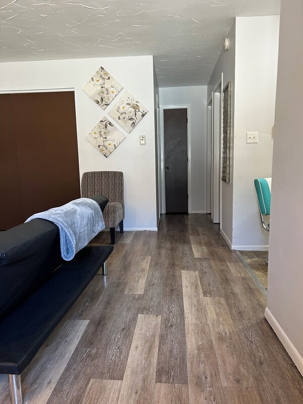 Cozy Pet And Family Friendly Home - Cambridge, OH
