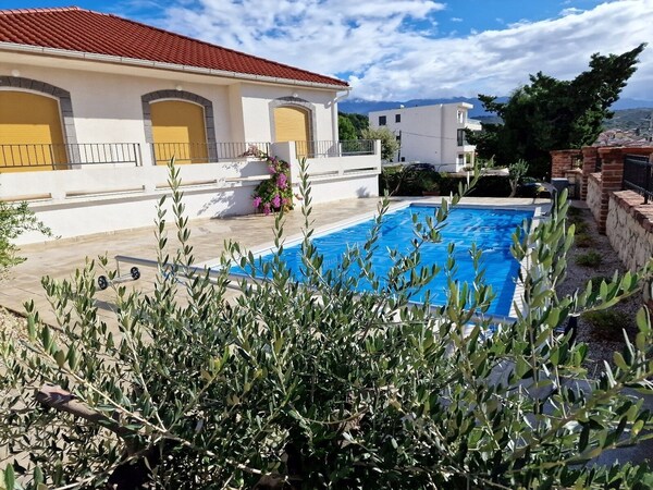 Casa Accanto Al Mare Con Piscina Per Famiglia Barbat, Arbe - Rab (K-22081) - Lun