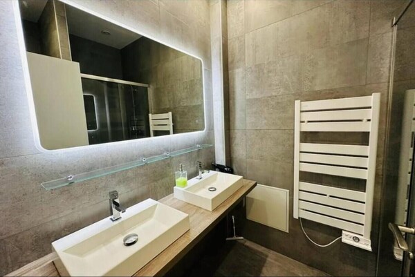 Remarkable 2-bed Apartment In Bordeaux - Mérignac