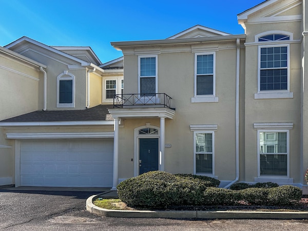 Gulfport Condo: Pool And Beach - Gulfport, MS
