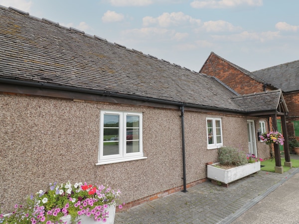 The Hereford Lodge, Pet Friendly, With A Garden In Great Haywood - Stafford (UK)
