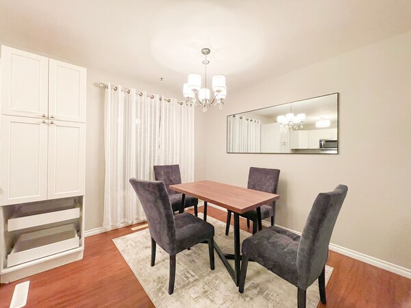 Vintage Bungalow. Its Better Than A Hotel. Spread Out & Enjoy The Space. - Saskatchewan