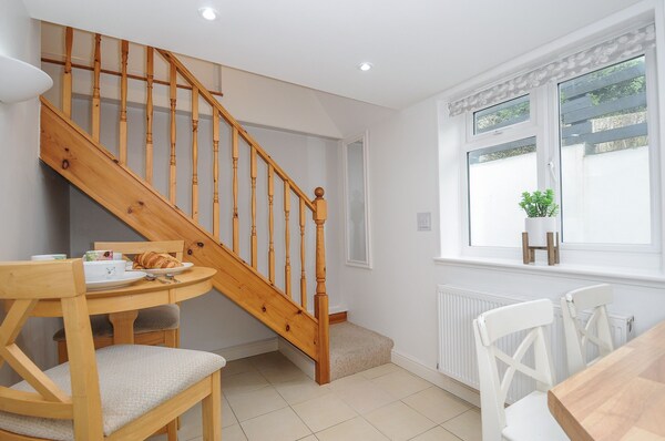 Curlew Lodge, Family Friendly, Character Holiday Cottage In Newquay - Newquay