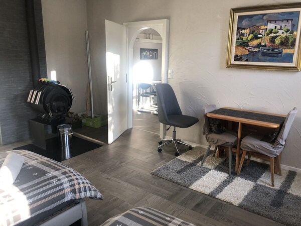 Family Apartment With Full Kitchen 2 Bedrooms, 2 Bathrooms And Fireplace. - Trier
