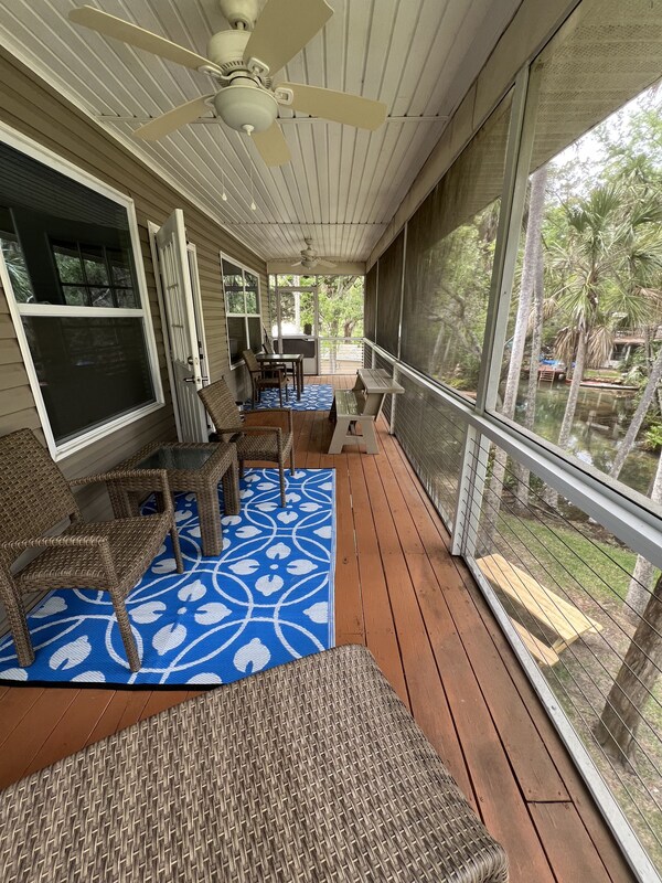 Cozy Home, Beautiful Views & Swimming In A Spring Fed River Among A Wooded Yard - Spring Hill, FL