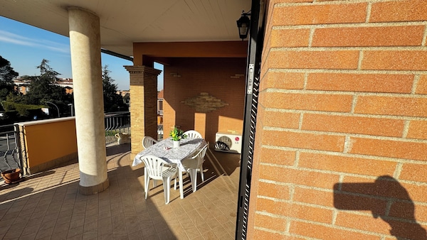 Evaguesthouse, Familyfriendly Bilevel With A Large Terrace, 10 Minutes From Rome -