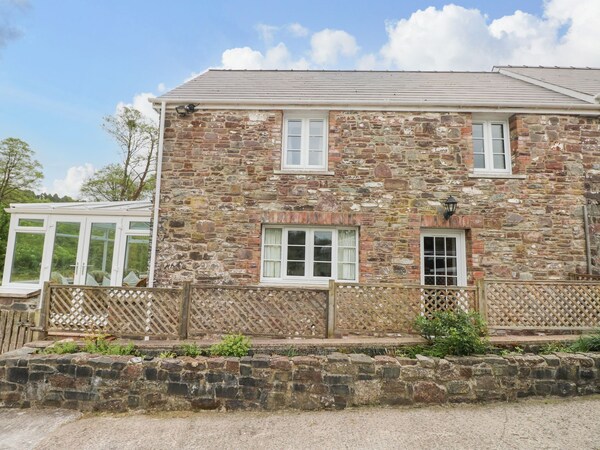 Corran Cottage, Pet Friendly, With Open Fire In Laugharne - Laugharne