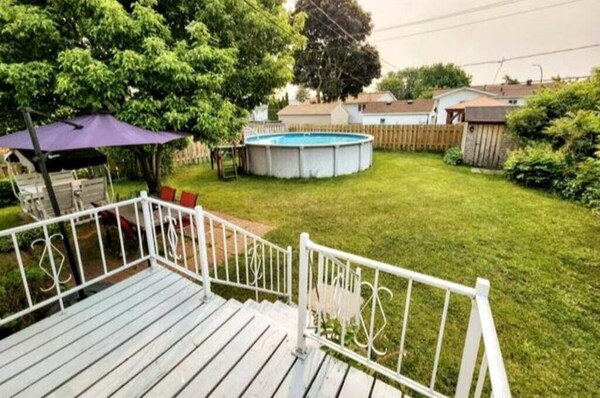 Bunga-lounge: 3 Bdr, Pool, Parking - Boucherville