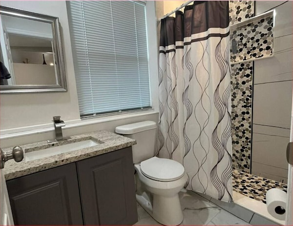 #25 Armenia Stone Centrally Located Suite 2302 - Raymond James Stadium - Tampa
