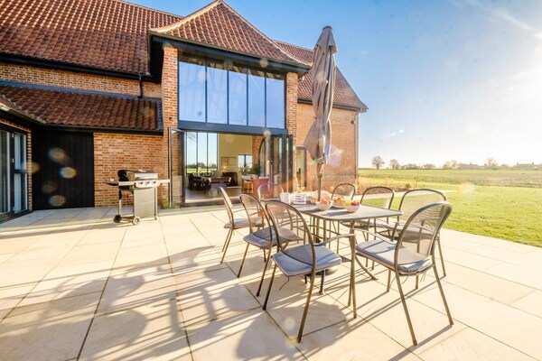 Upper Barn-sleeps 8 Guests  In 4 Bedrooms - Framlingham