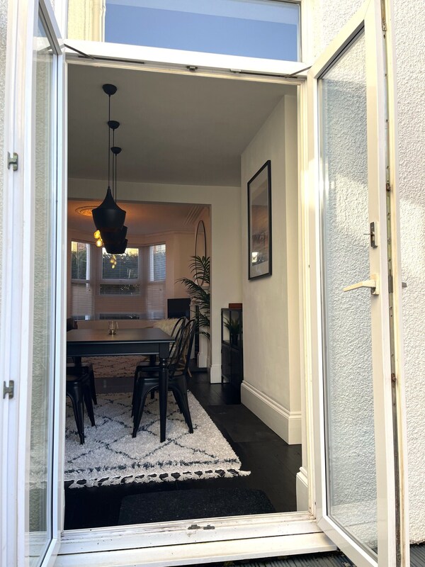 Restored Victorian Home With Private Garden - Filton