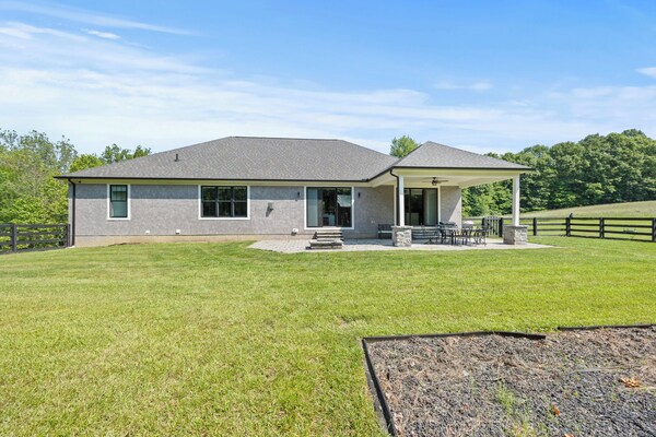 Peaceful Country Living Close To The City! - New Albany, OH