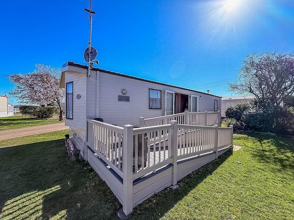 Great 4 Berth Caravan With Wheelchair Access In Suffolk, Ref 68129bs - Kessingland