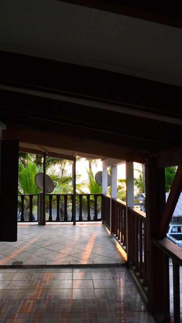 Studio Tropical Jungle-vue Sur Mer\/pied Dans L'eau - Libreville